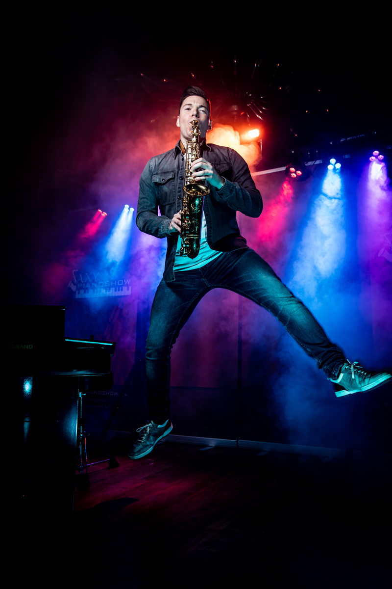 Saxypianoshow | Live entertainment pianoshow op jouw feest